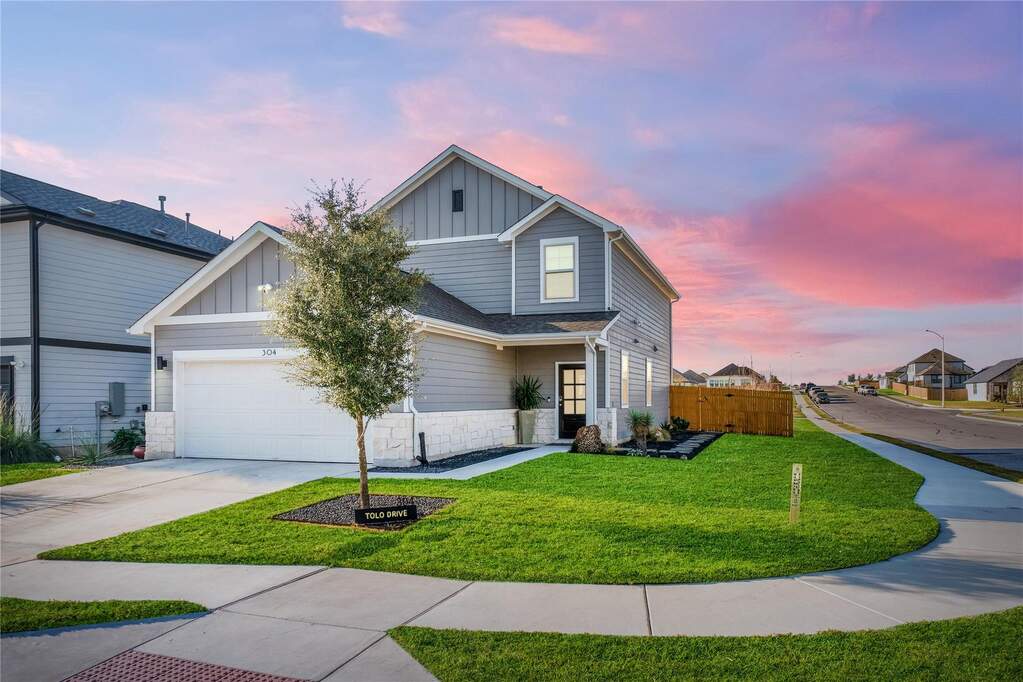 304 Tolo Dr, Elgin, TX 78621 | MLS# 1152200 | @properties lone star ...