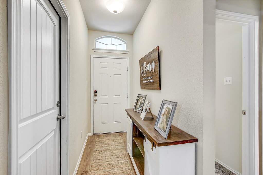 172 Onna St, Taylor, TX 76574 | MLS# 1475855 | @properties Lonestar ...