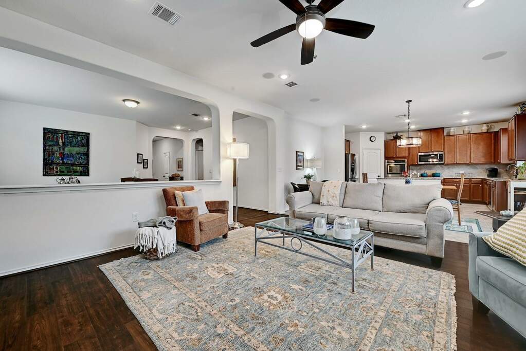 7617 Ballydawn Dr, Austin, TX 78744 | MLS# 1531502 | @properties ...