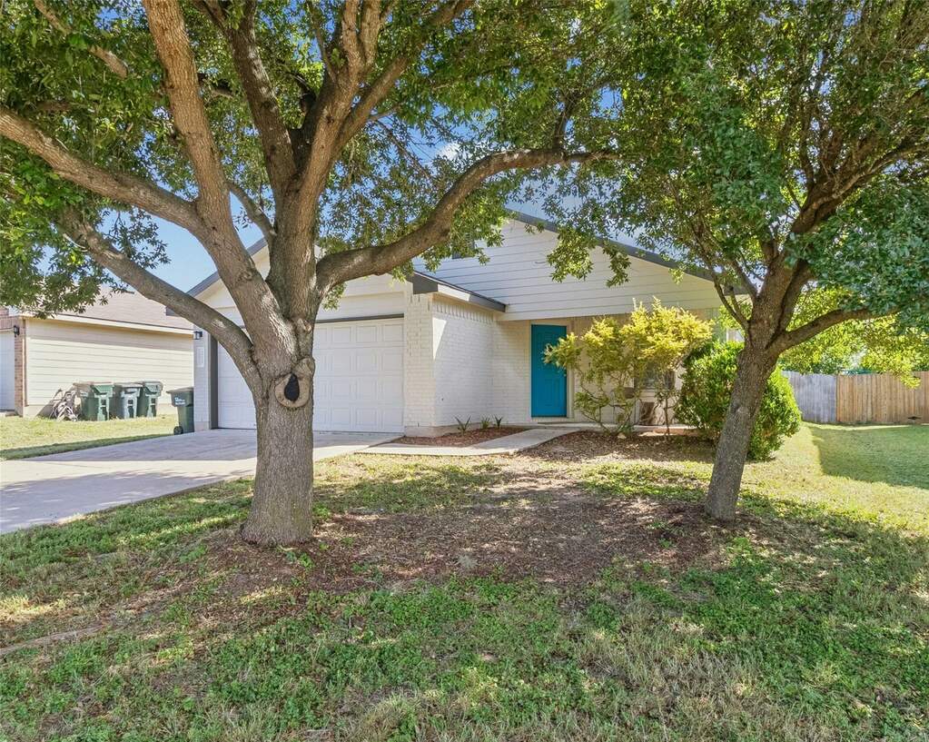 212 Pearl Lake Dr, Kyle, TX 78640 | MLS# 1735370 | @properties lone ...