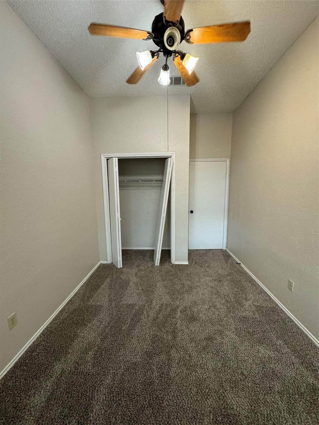 2111 Castle View Dr, Austin, TX 78728 | MLS# 2062014 | @properties lone ...