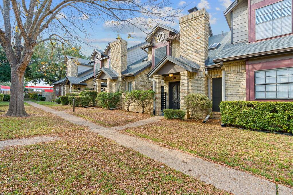 10819 Crown Colony Dr #22, Austin, TX 78747 | MLS# 3263369 ...
