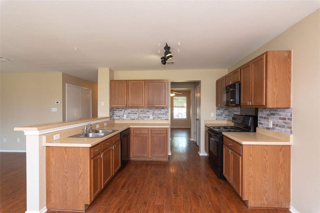 245 Shale Dr, Jarrell, TX 76537 | MLS# 3795073 | @properties lone star ...