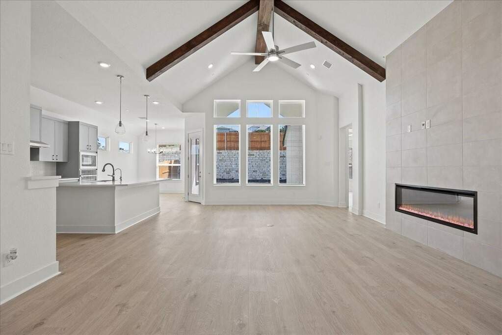 18809 Hopper Ln, Austin, TX 78738 | MLS# 4080203 | @properties lone ...