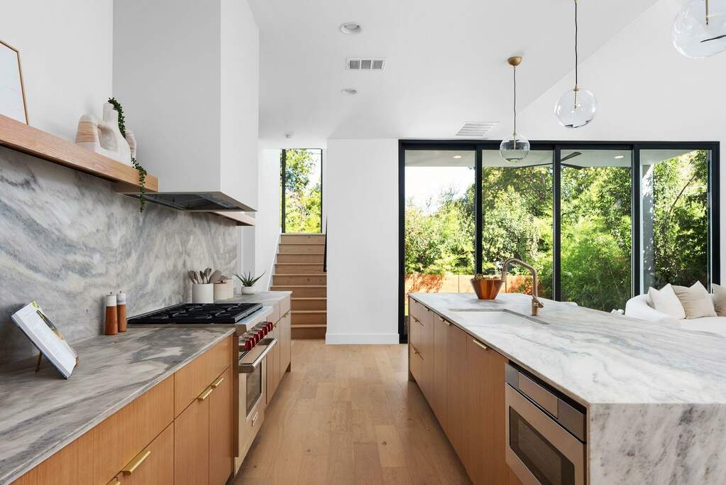 3005 Pinoak Ct, Austin, TX 78704 | MLS# 4399300 | @properties lone star ...