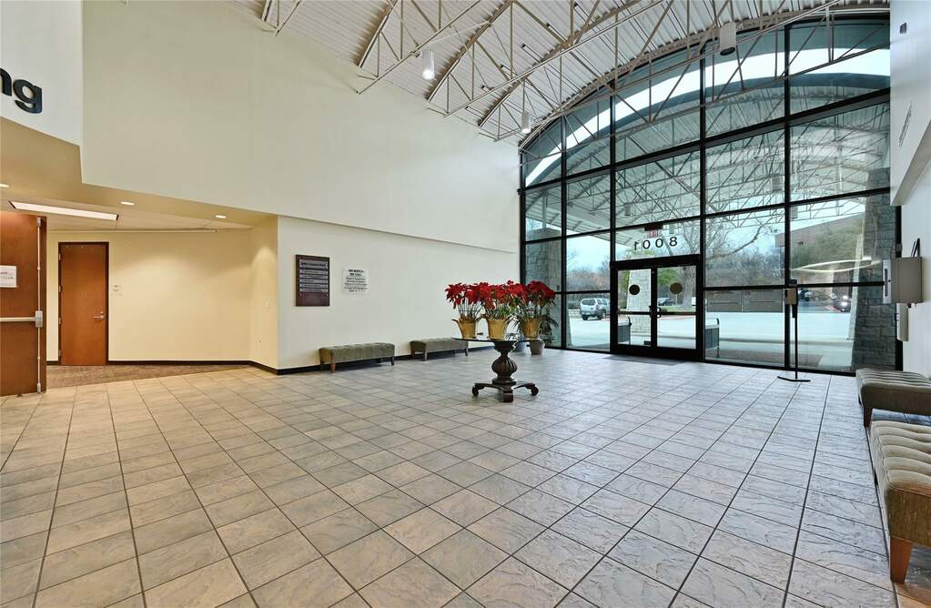 8001 Centre Park Dr, Austin, TX 78754 | MLS# 4853794 | @properties lone ...