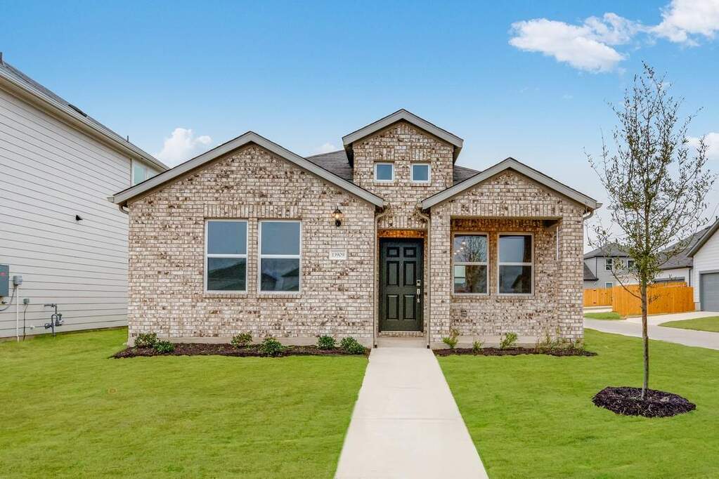 13909 Edna Maxine Walk, Del Valle, TX 78617 | MLS# 5440778 ...