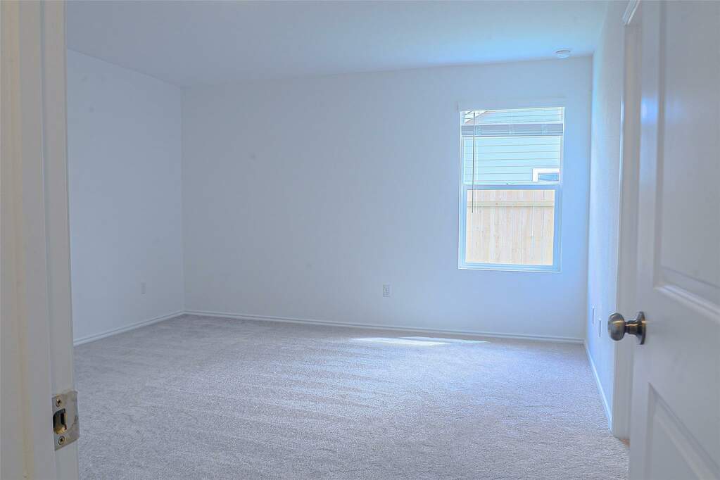 595 Commander Abbott Dr, Jarrell, TX 78537 | MLS# 5487298 | @properties ...