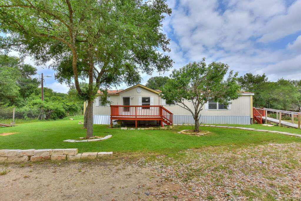 108 Forest Bend, Dale, TX 78616 | MLS# 6448405 | @properties lone star ...