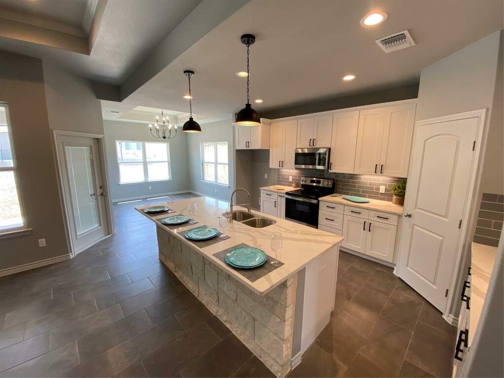 120 S Calvin Barrett, Blanco, TX 78606 | MLS# 7379016 | @properties ...