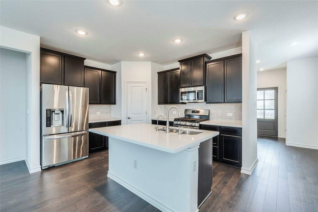 420 Pepperbark Loop, Buda, TX 78610 | MLS# 8039792 | @properties lone ...