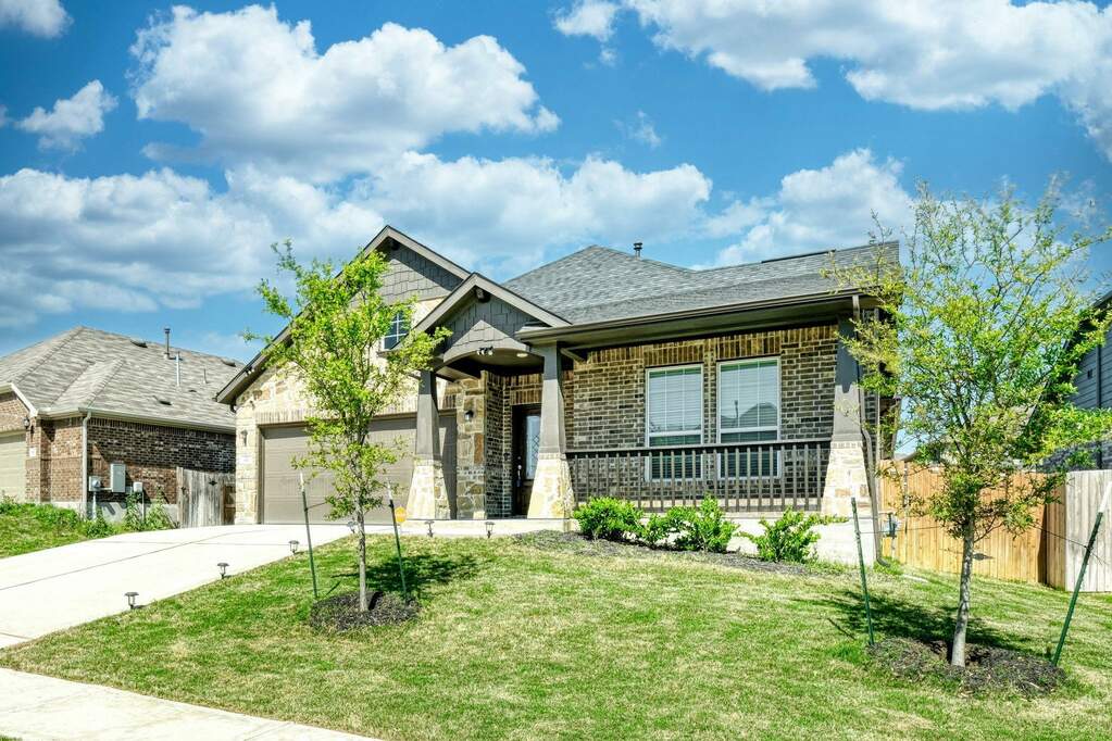 611 Cherrystone Loop, Buda, TX 78610 | MLS# 8082458 | @properties ...