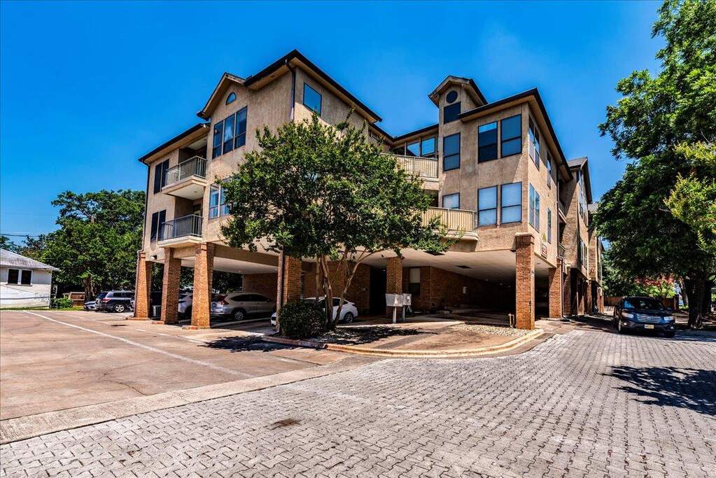 1910 Robbins Pl #104, Austin, TX 78705 | MLS# 8623393 | @properties ...