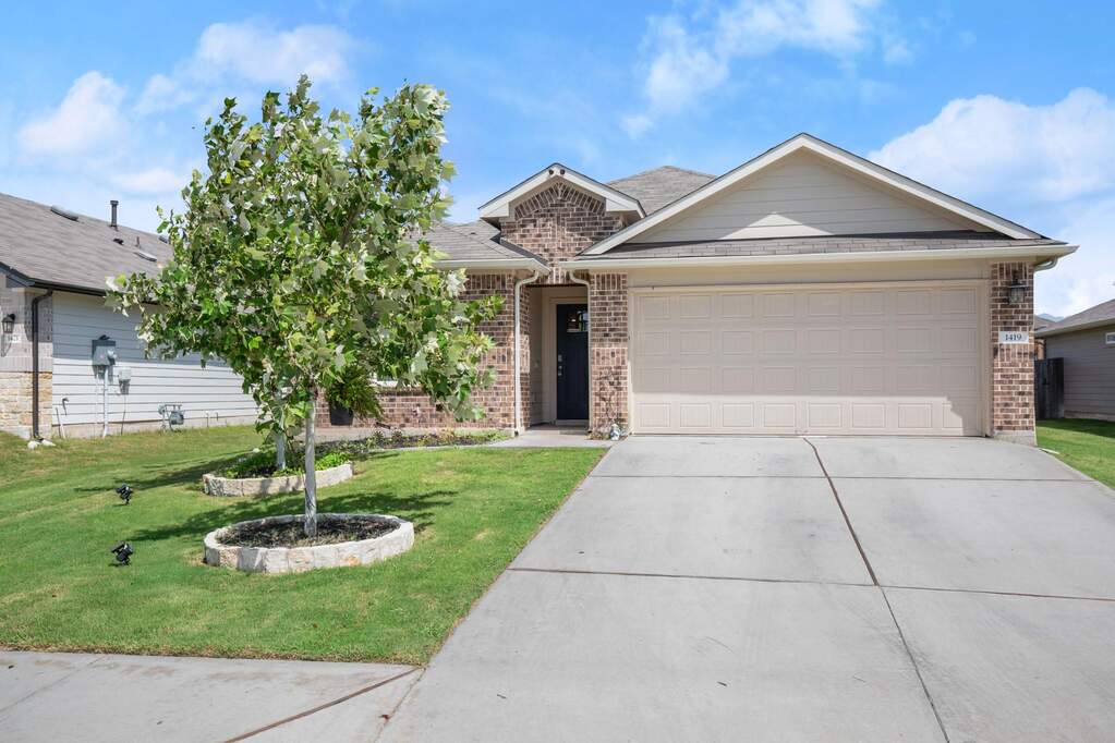 1419 Havelock Way, Lockhart, TX 78644 | MLS# 8673904 | @properties lone star Christie's ...