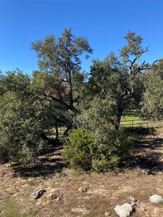 302 Highland Spring Ln, Georgetown, TX 78633 | MLS# 8970375 ...