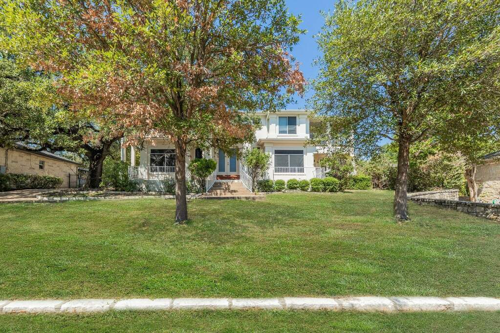 1704 Randolph Ridge Trl, Austin, TX 78746 | MLS# 9120736 | @properties ...