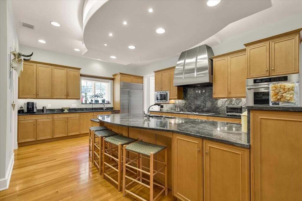 3208 Rain Dance Cv, Austin, TX 78746 | MLS# 9439711 | @properties lone ...