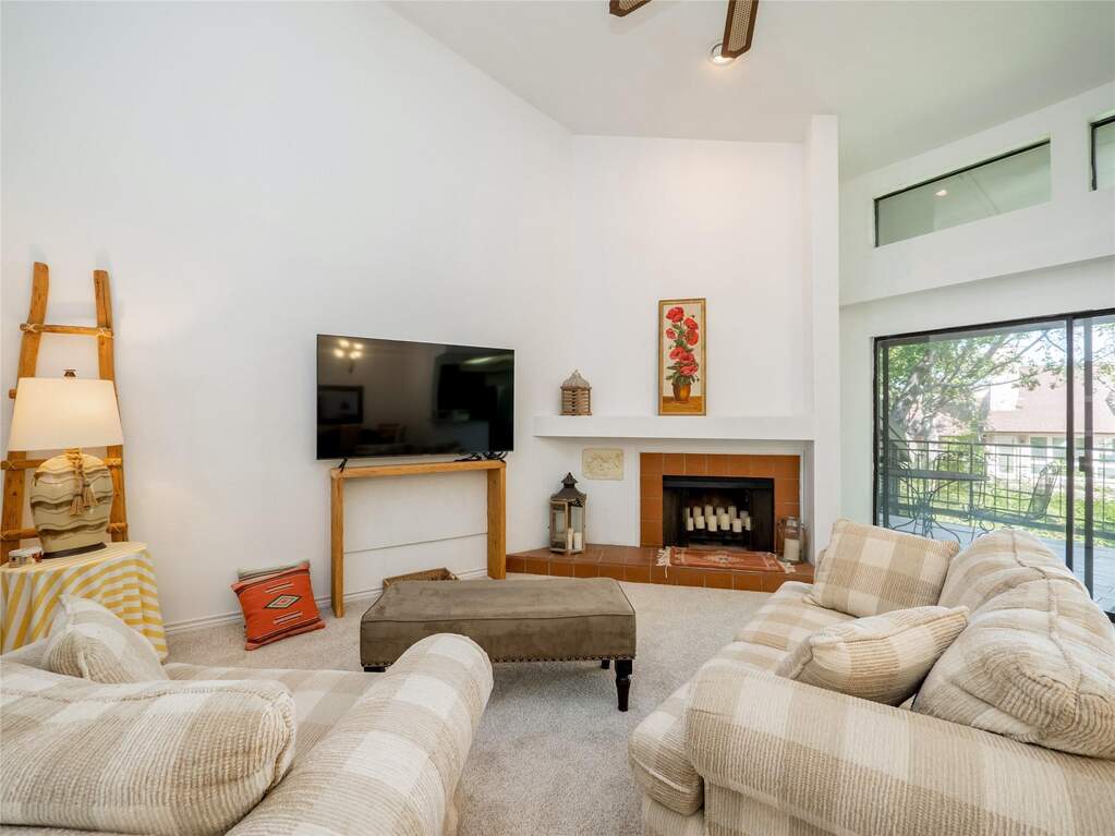 8200 Neely Dr #202, Austin, TX 78759 | MLS# 9655801 | @properties lone ...