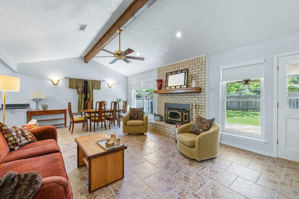 304 Deepwood Dr, Georgetown, TX 78628 | MLS# 9953937 | @properties Dallas